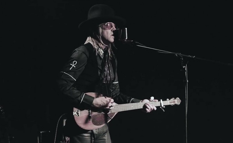 «A Buyer's Guide»: David Eugene Edwards