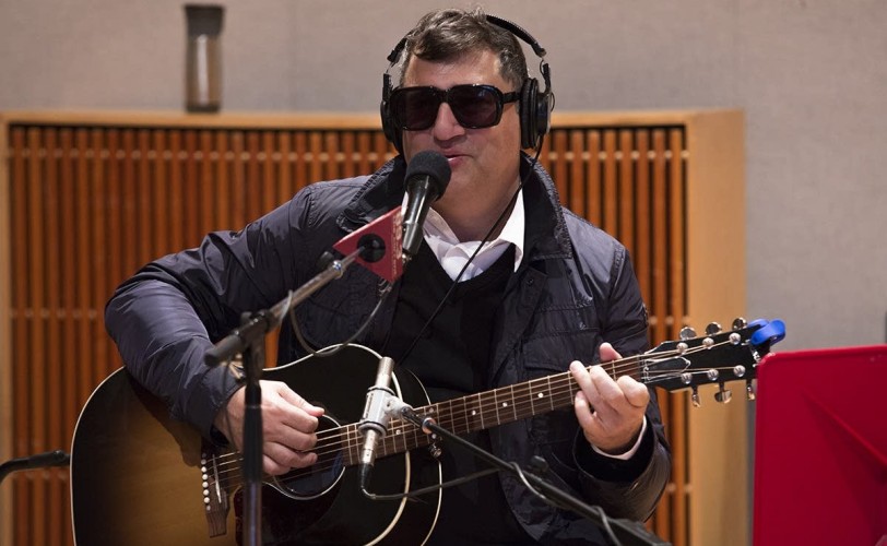 Ο Greg Dulli σε χριστουγεννιάτικη διάθεση…