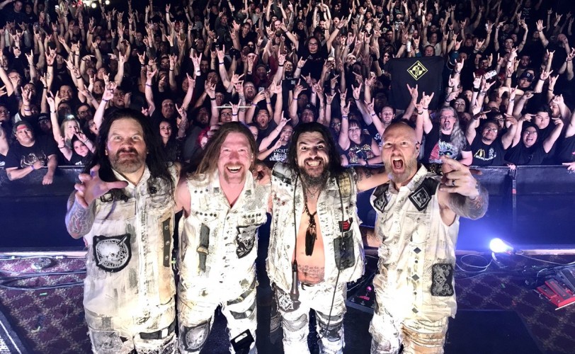 Σεξ στην πρώτη σειρά σε συναυλία των Machine Head!