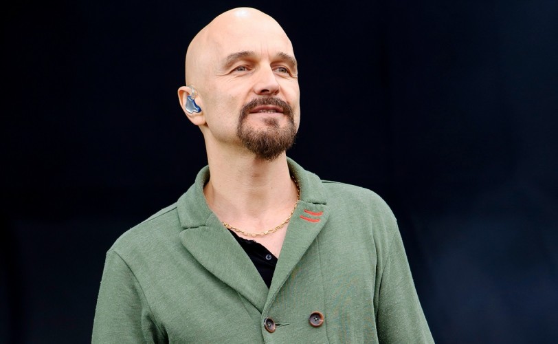 Tim Booth: «Παραλίγο να παίξω μπουνιές με τον Nick Cave…»