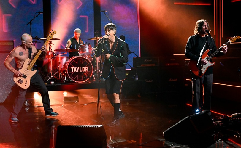 Δείτε τις εμφανίσεις των Red Hot Chili Peppers στις εκπομπές των Fallon ...