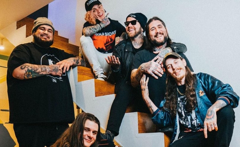 Frontmen έξι διάσημων deathcore σχημάτων διασκευάζουν Mariah Carey